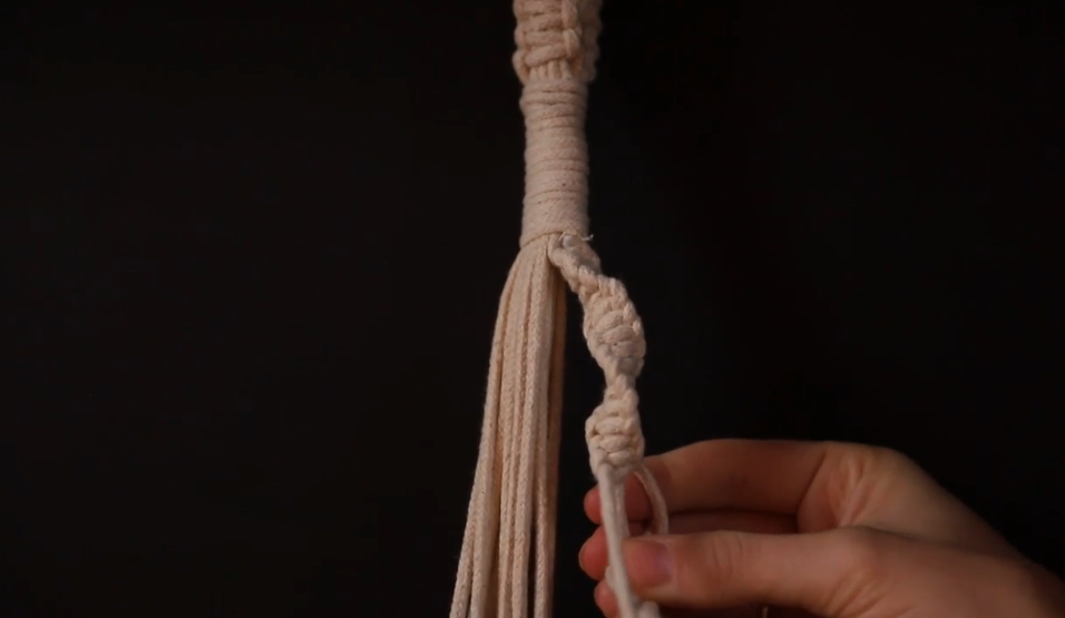 Macrame Knots: Crafting String Art With Just Your Hands | Skillshare Blog