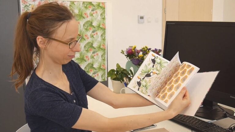 10 Physical Art Portfolio Examples to Help You Create Your Own ...